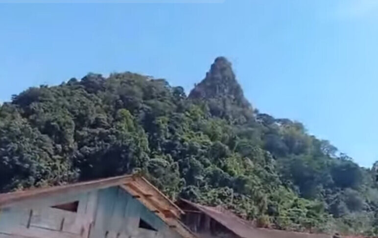 "Mengenal Batumanumpak: Sang ‘Batu Penolong’ dari Jantung Kecamatan ...